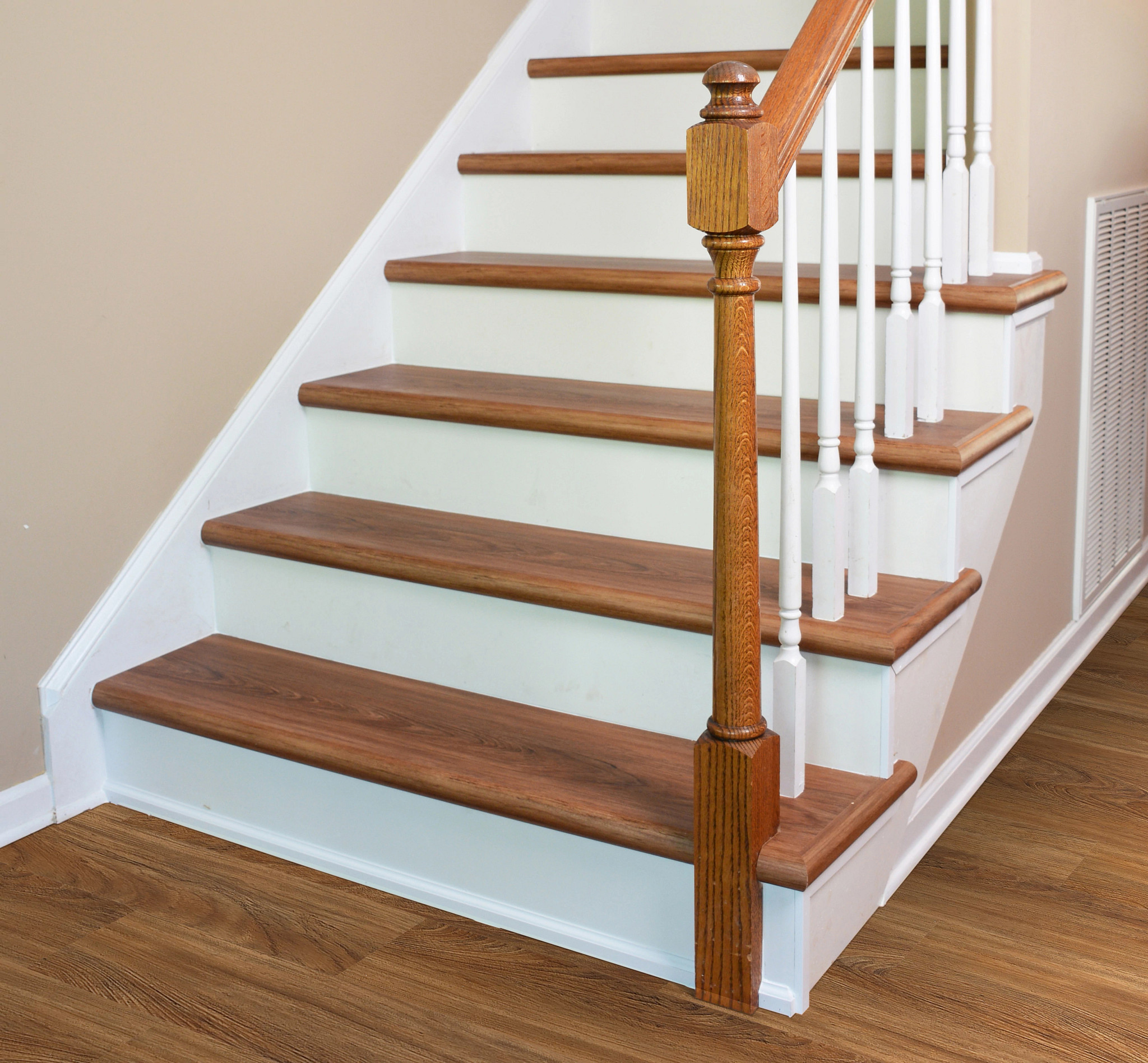 Innovations - Luxury Vinyl - Stair Tread | Shaw Builder Flooring