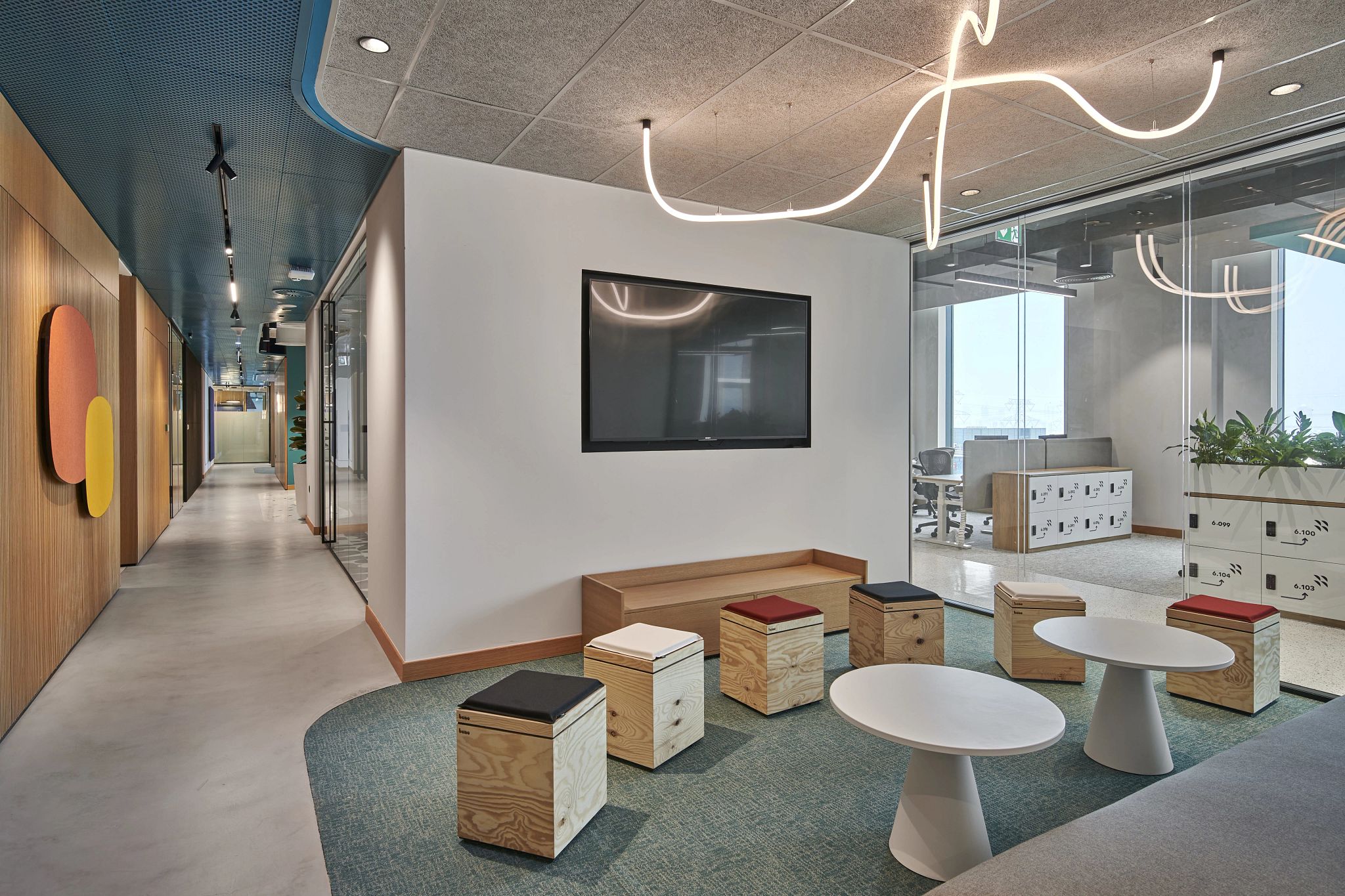 du Headquarters – Dubai UAE | ShawContract