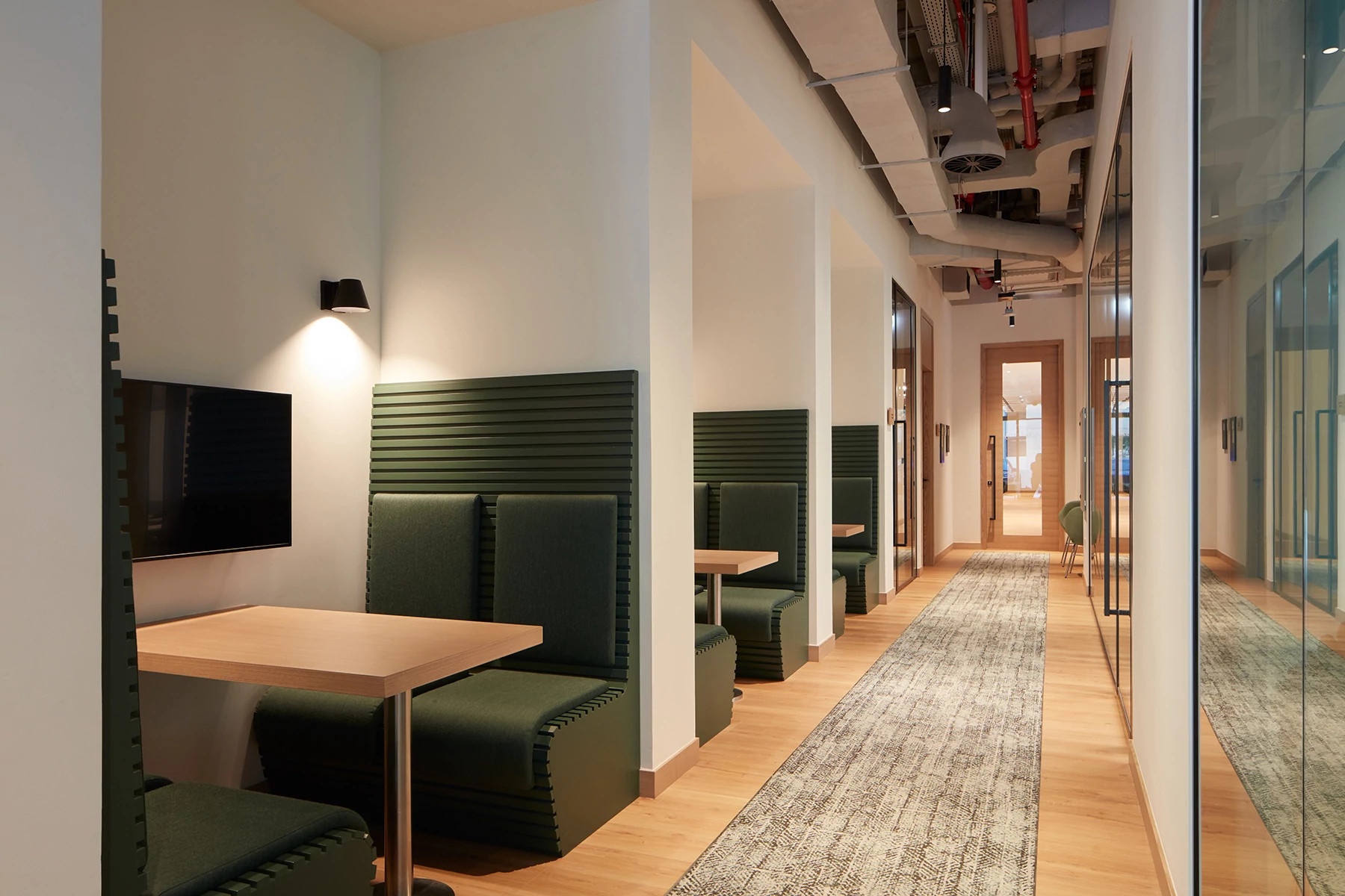 PWC Emaar Square HQ DXB - Dubai UAE | ShawContract